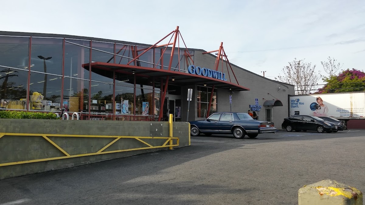 Goodwill Southern California Retail Store & Donation Center Los Angeles ...